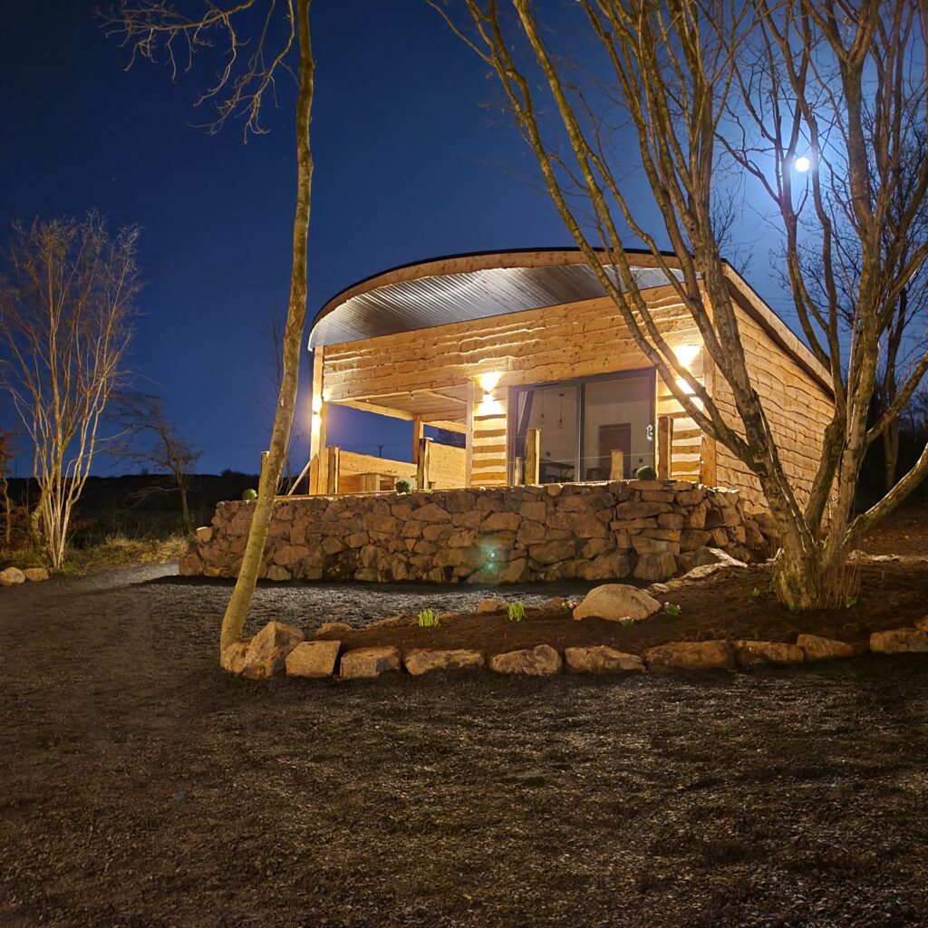 Sunset Glamping – Nature, but with hot tubs